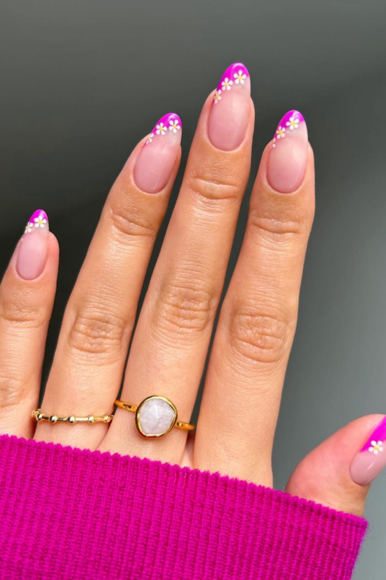 31 Spring French Nails That Are Truly Trés Chic And FAB!