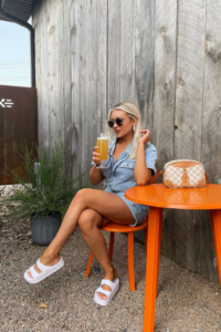 What To Wear To A Brewery: Beer-licious Outfit Ideas To SLAY