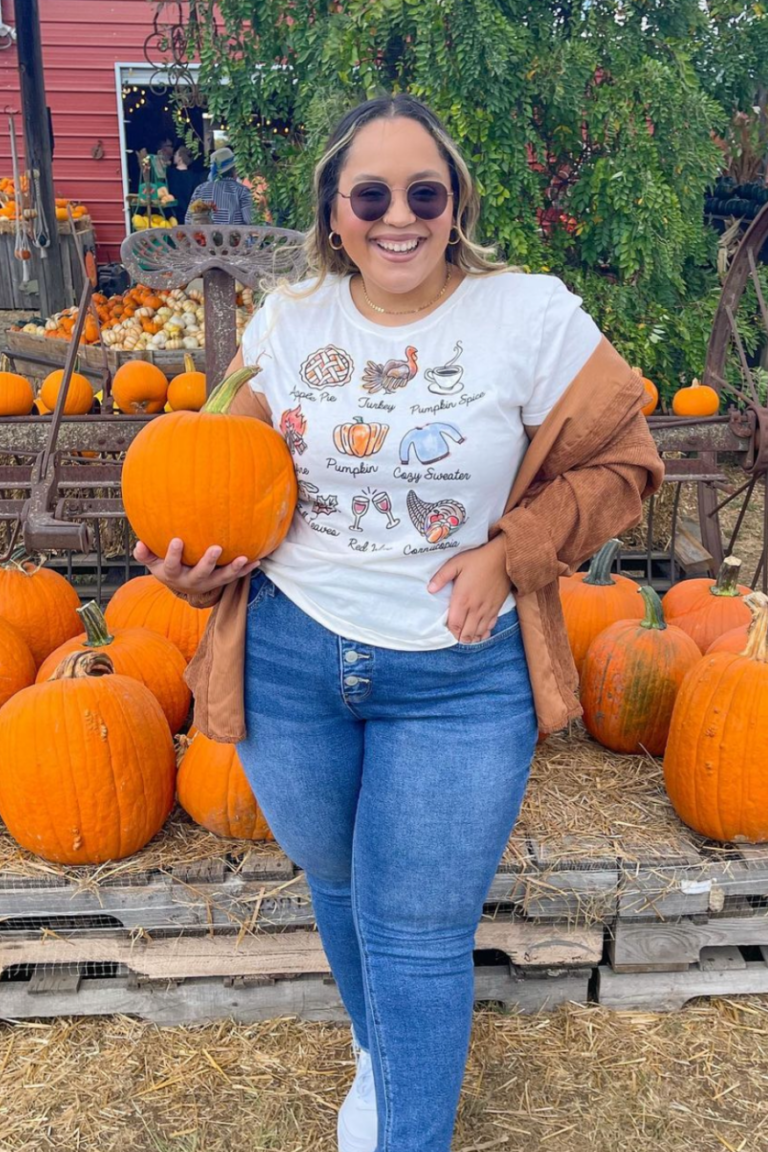 32 Plus Size Thanksgiving Outfits To Look Like The Main Dish