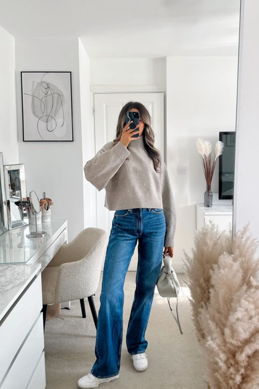 18 Cutest Sweater And Jeans Outfits To Cozy Up In Style