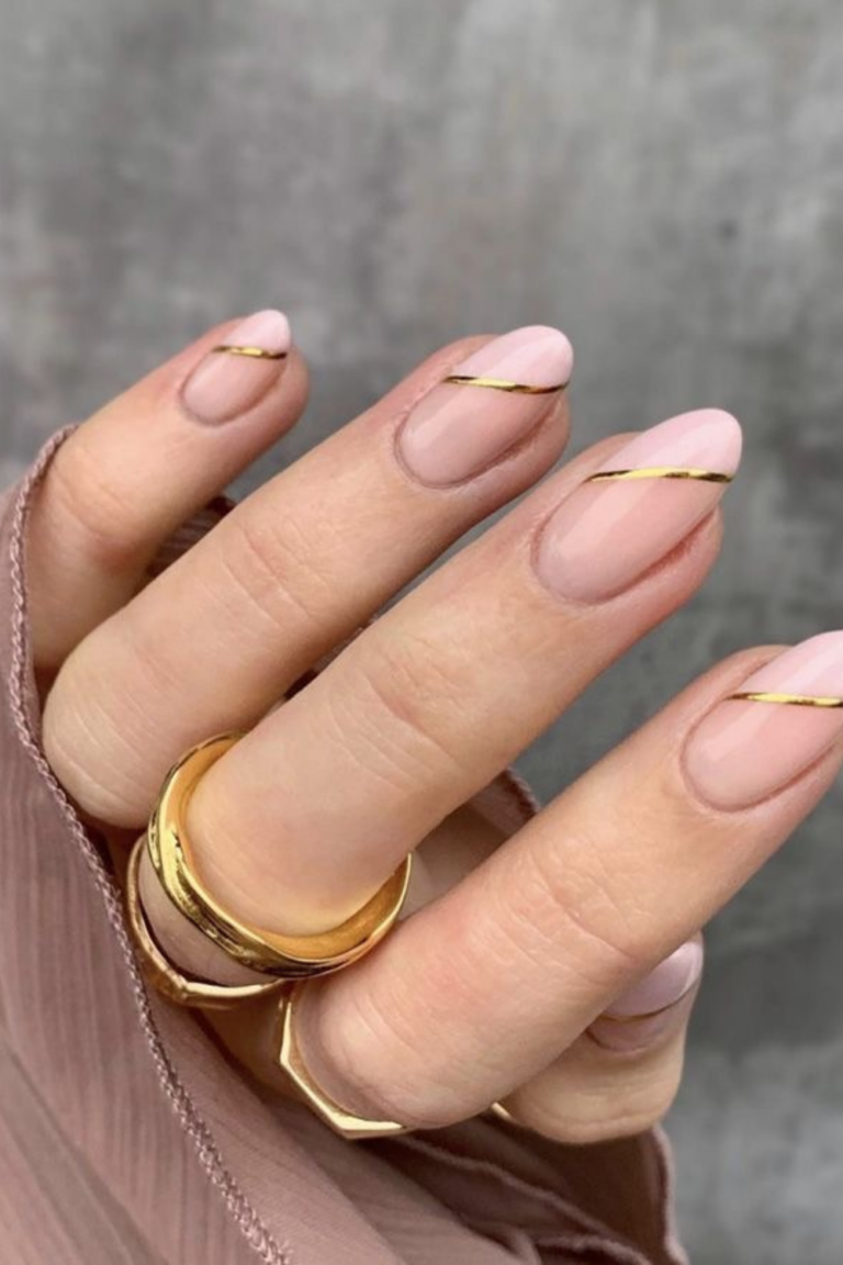 41 Nail Art With Lines That Will Legit Blow Your Mani Mind!