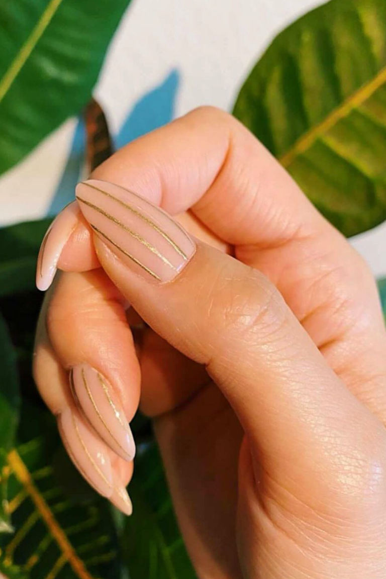 41 Nail Art With Lines That Will Legit Blow Your Mani Mind!