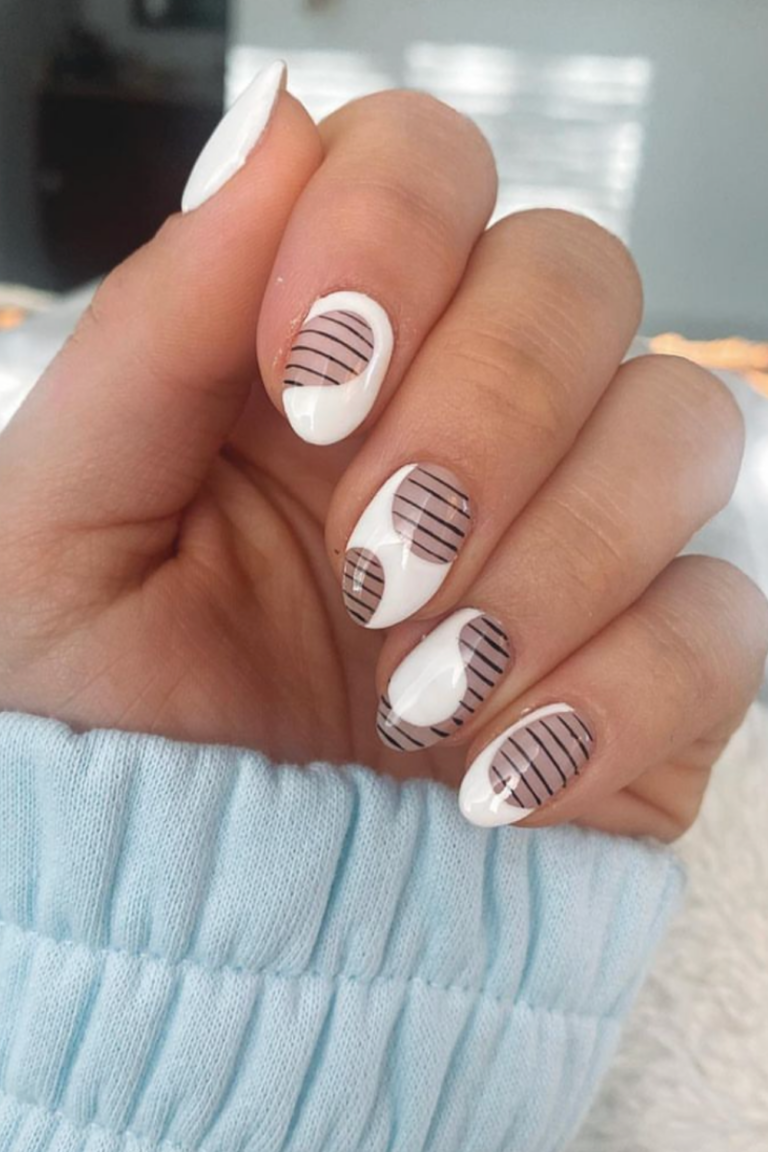 41 Nail Art With Lines That Will Legit Blow Your Mani Mind!