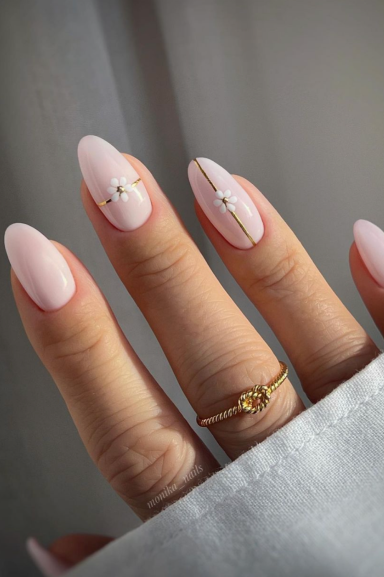 41 Nail Art With Lines That Will Legit Blow Your Mani Mind!