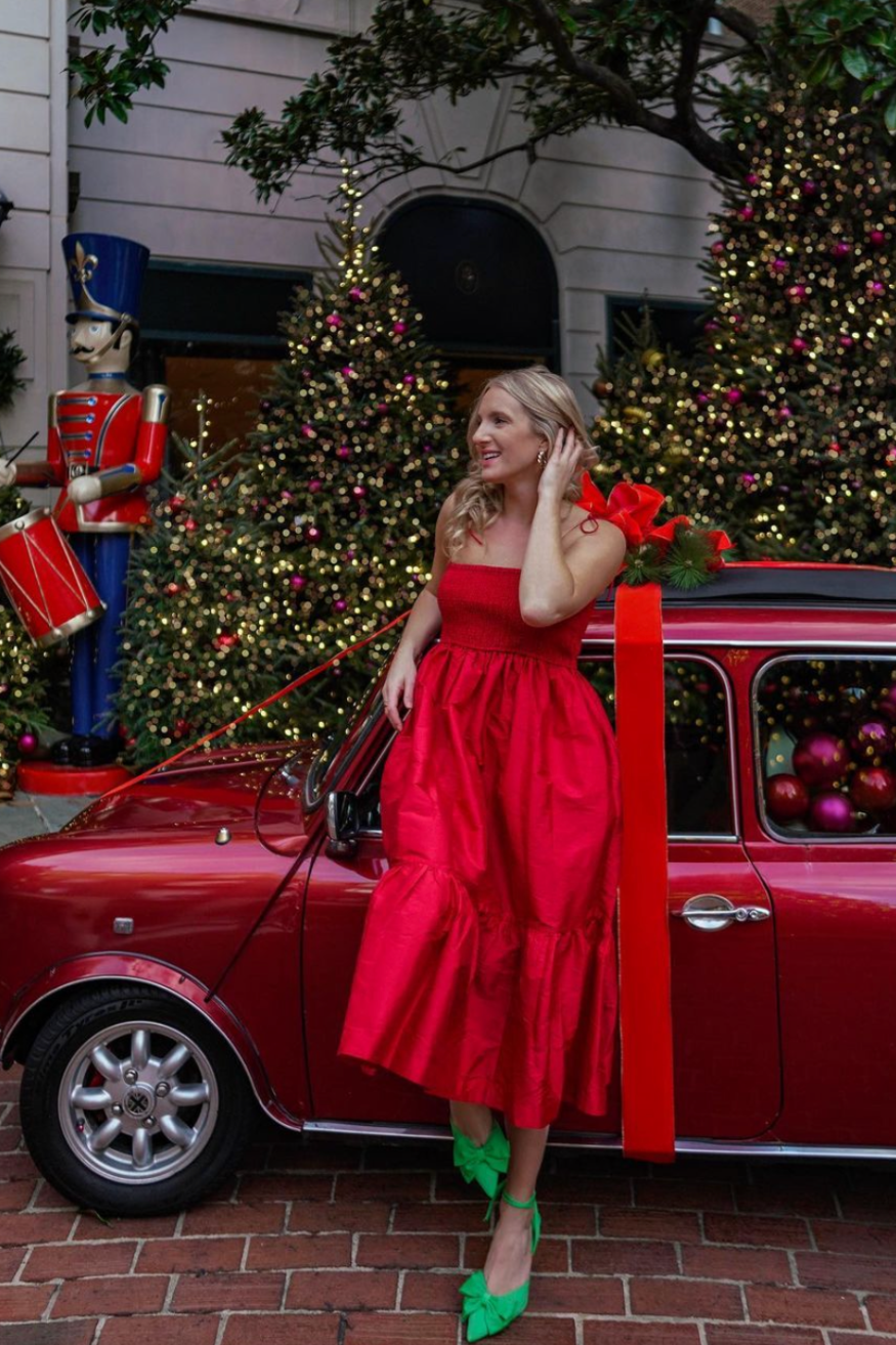 42 Christmas Outfits That Will Bring The Fa-La-La To Your Holidays