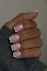 49 Uber-Cute Prom Nails That'll Surely Make You Go Heart-Eyed
