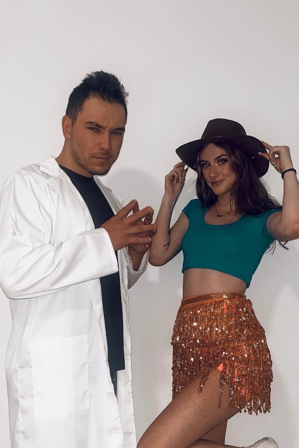 41 Spooktacular Couples Halloween Costumes That Are Cute, Creepy, And ...