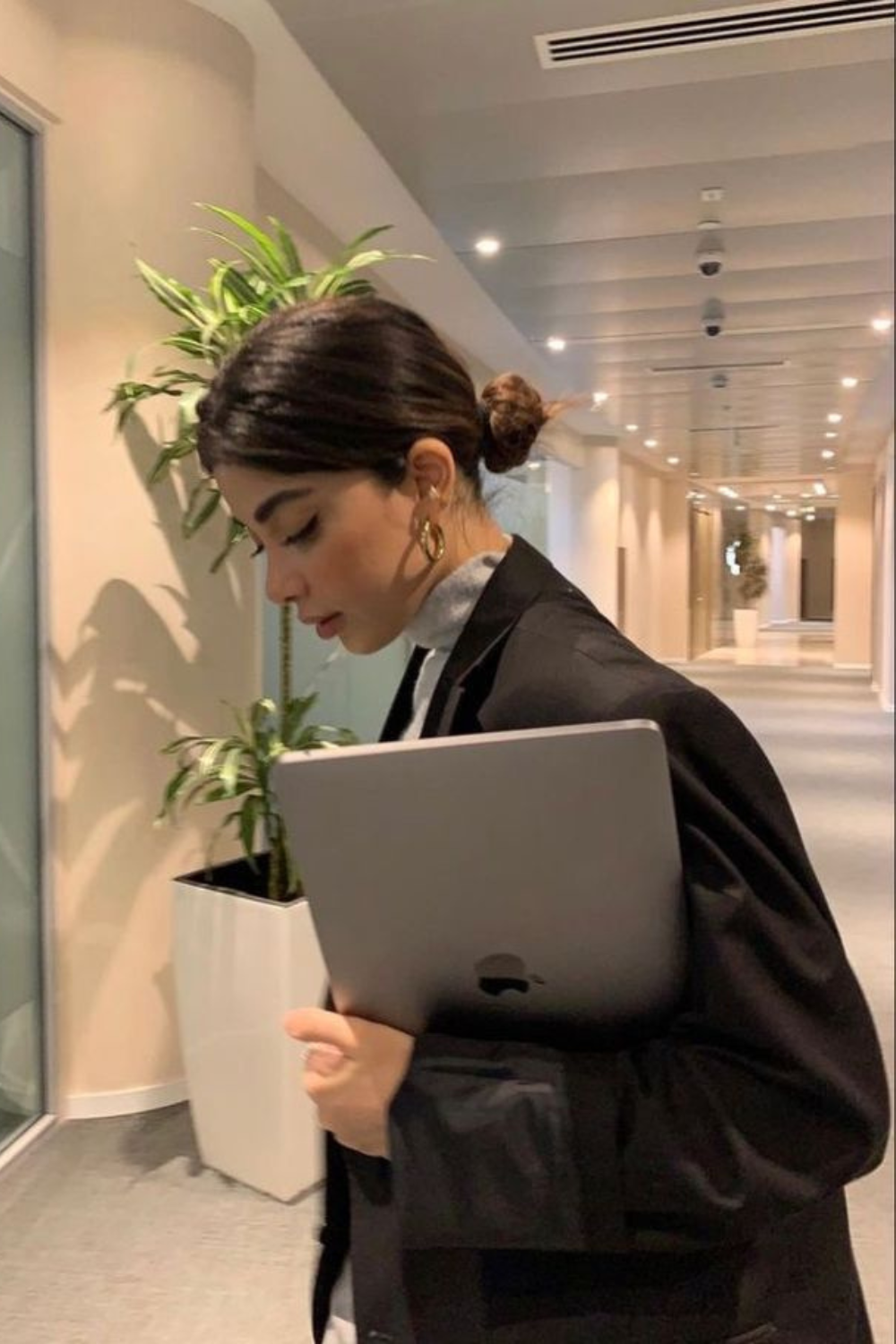 How To Be Unrecognizable In One Month: 15 Tips For A Jaw-Dropping Glow-Up