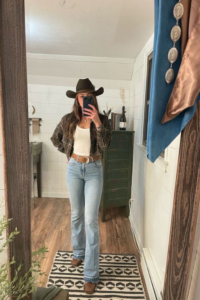 37 Rodeo Outfits You’ll Legit Want To Show Off (Grit Meets Glam)