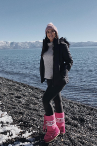 33 Cozy Cute Skiing Outfits For Women That Are Certified Snowstoppers