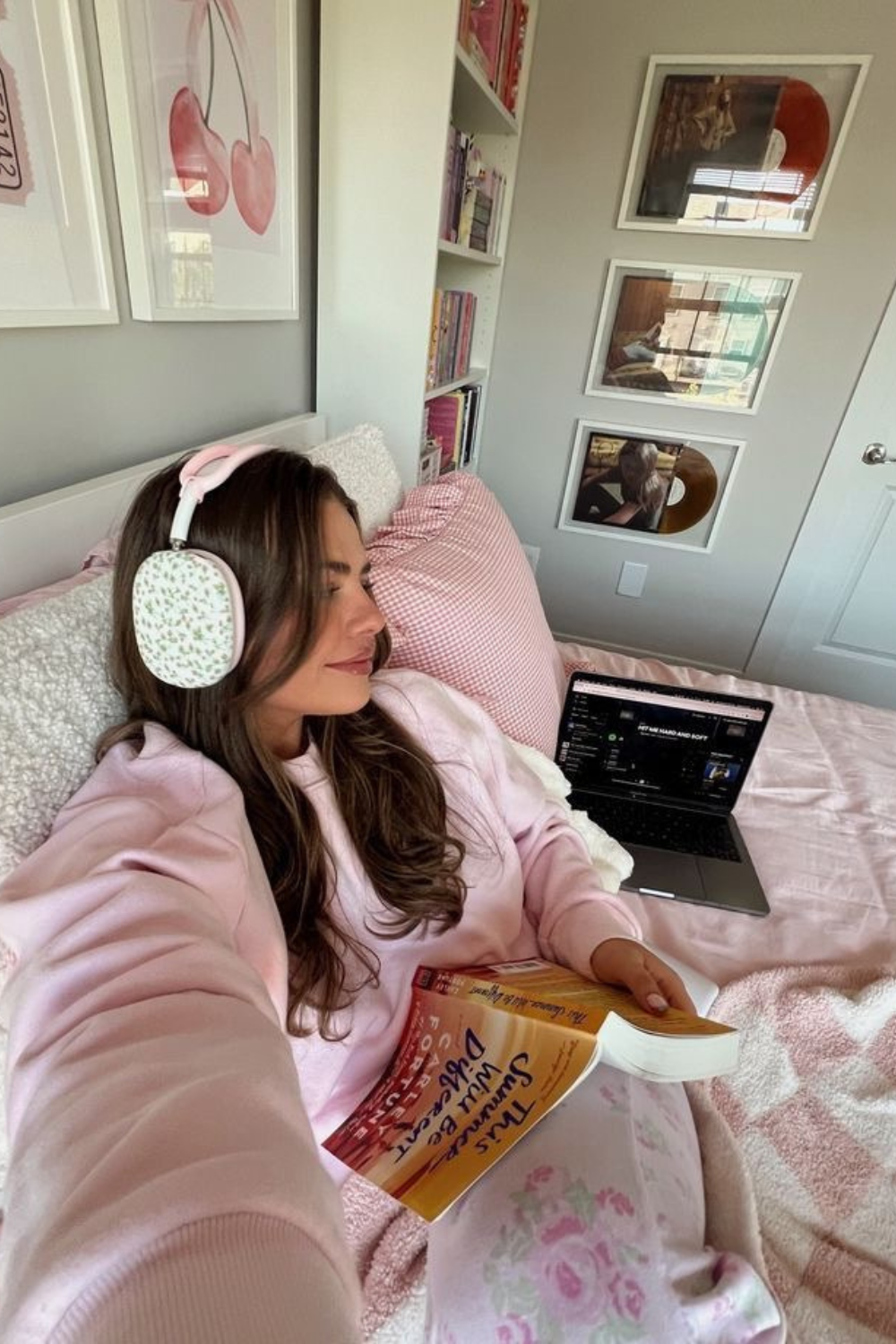 32 Elite & Fave Hobbies For Introverts Who Know How To Chill