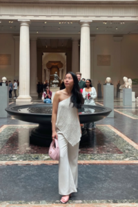 Casually Iconic? Always. 28 Museum Outfits That Are A Work Of Art!