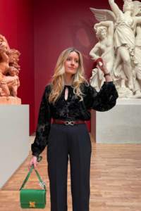 Casually Iconic? Always. 28 Museum Outfits That Are A Work Of Art!