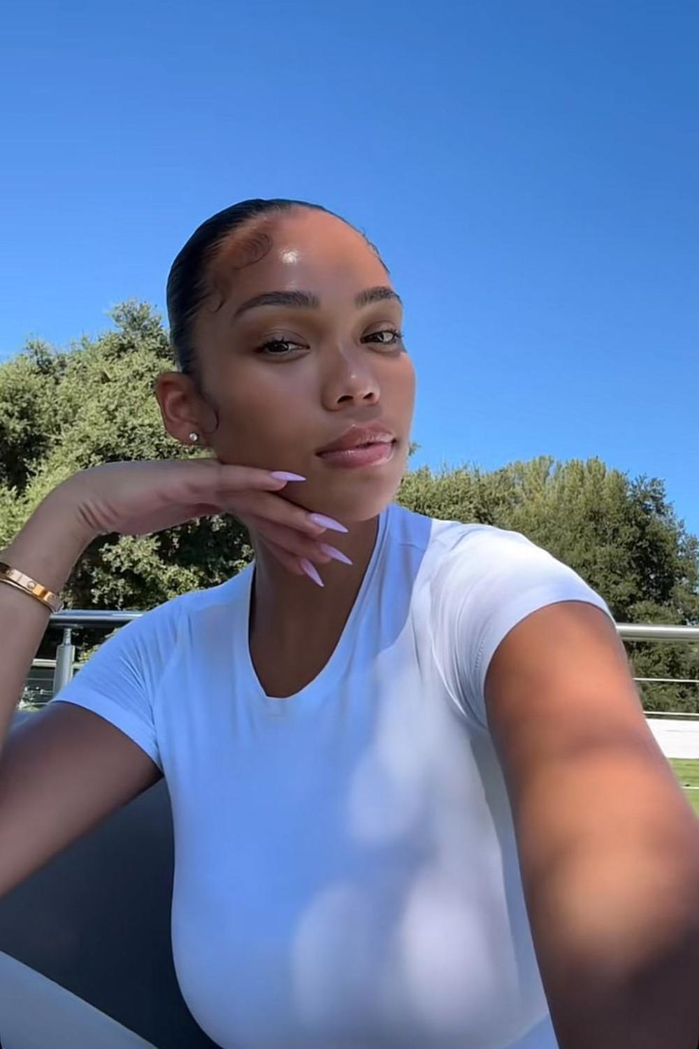 Bare & Beautiful: 19 Tips To Look Pretty Without Makeup!