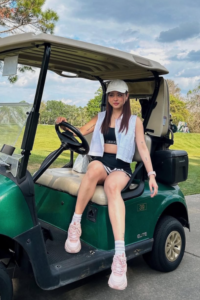 21 Preppy & Chic Golf Outfits That’ll Have You Slayin’ On The Green