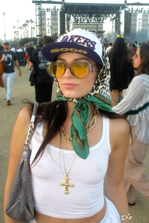 27 Wild Rave Outfits That Will Make You The Life Of The Party!