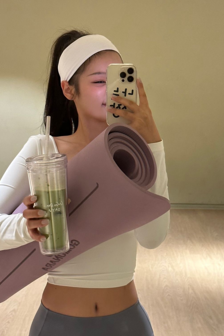 How To Be A Clean Girl When You’re Lowkey Chaotic Inside
