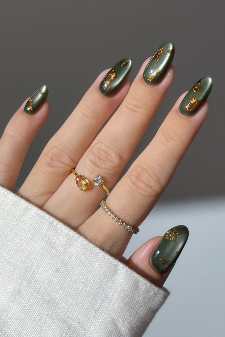 17 Fall Cat Eye Nails So Mesmerizing You’ll Keep Staring At Them
