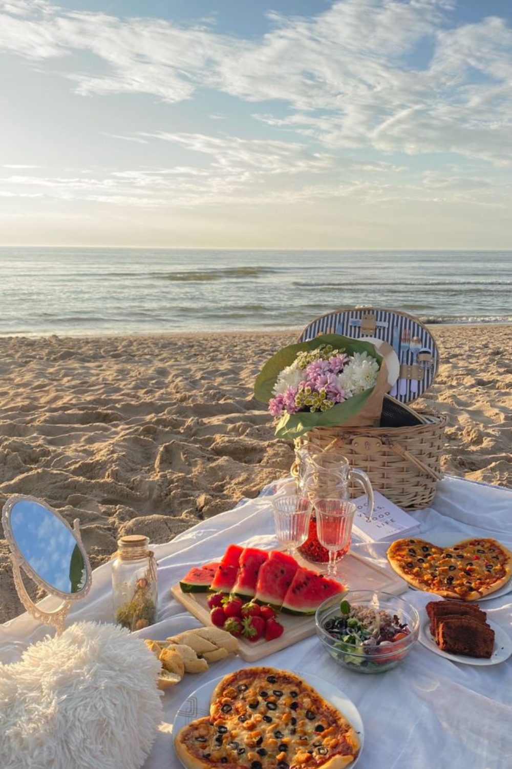 20 Picnic Date Ideas That Feel Straight Out Of A Summer Romance Novel