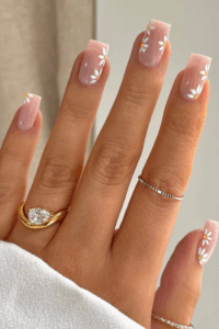 28 Envy-Worthy Spring Nails That’ll Legit Thaw Your Hearts