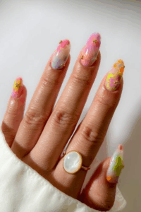 28 Envy-Worthy Spring Nails That’ll Legit Thaw Your Hearts